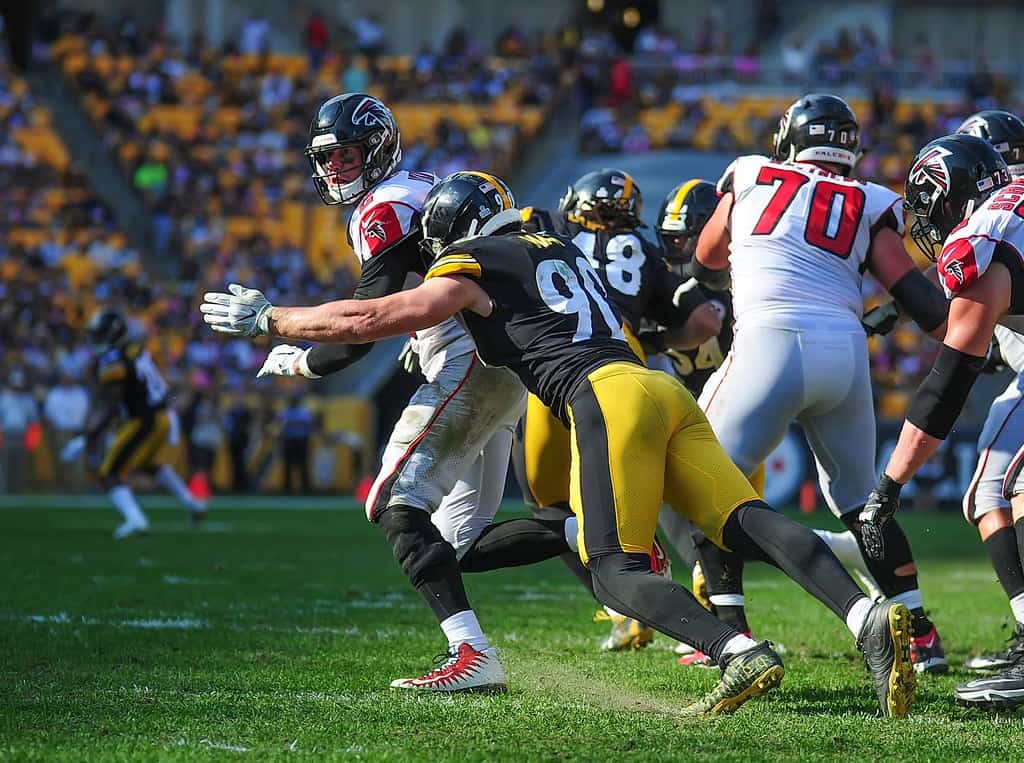 Top 5 Best Sacks Of The 2021 NFL Season - Geek Vibes Nation