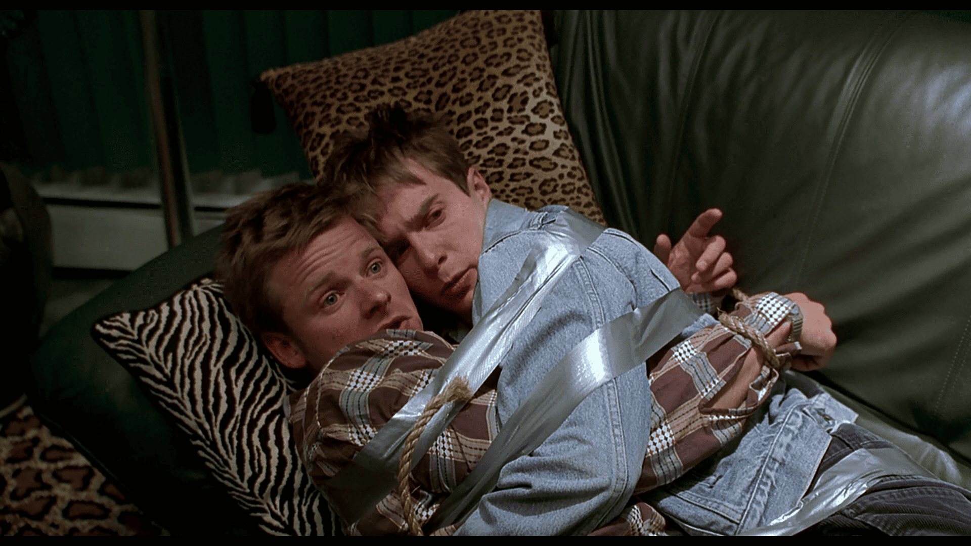 'Safe Men' Blu-Ray Review - Strong Cast Buoys Inconsistent, Oddball Comedy