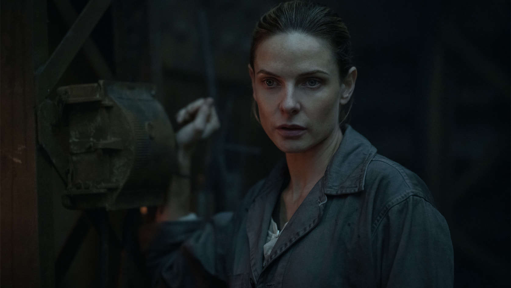 'Silo' Series Review - A Gripping Post-Apocalyptic Tale With A ...