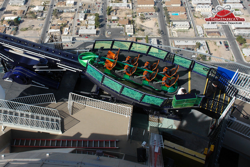 x-scream-ride-on-top-of-stratosphere-big – HapFun
