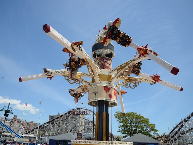 Zamperla-Super-Air-Race-ride-at-Coney-Island – HapFun