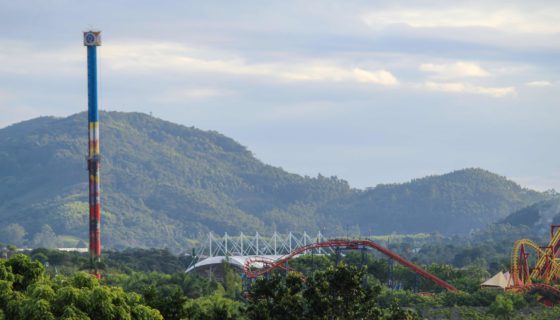 Beto Carrero inicia pintura azul da Big Tower. – HapFun